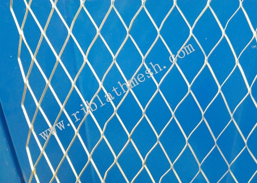 380g/M2 Anti - Cracking Galvanized Reinforcing Mesh Diamond Hole Type