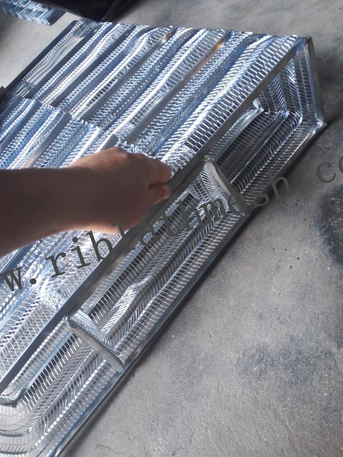 Galvanized Metal Rib Lath Box 0.3-0.4mm Thickness Silver Color Building ...