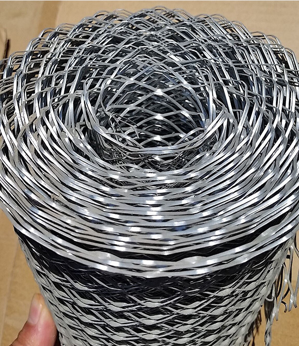 Hot Dipped Galvanized Stucco Diamond Mesh 25cm Width Reinforcement Coil